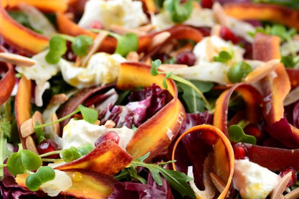 Salata cu rucola, radicchio si morcov - Gateste cu Cornel